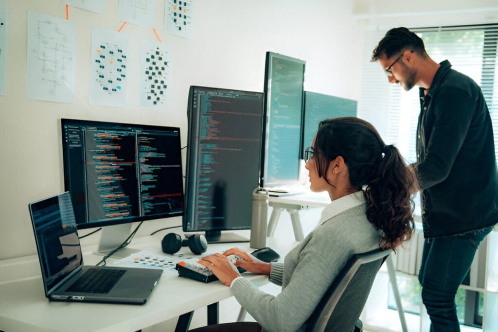 SI Infotech | 24/7 IT Help Desk Support Services